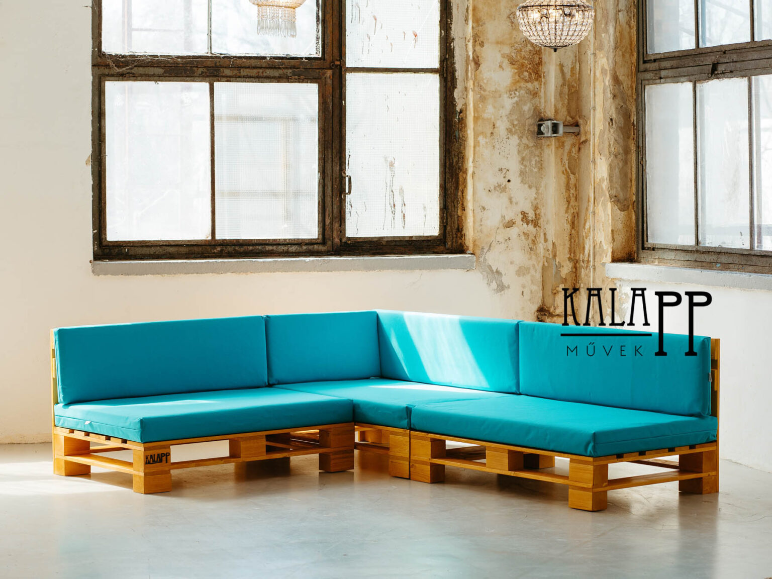 kalaPP Művek - Raklap stílusú bútorok készítése